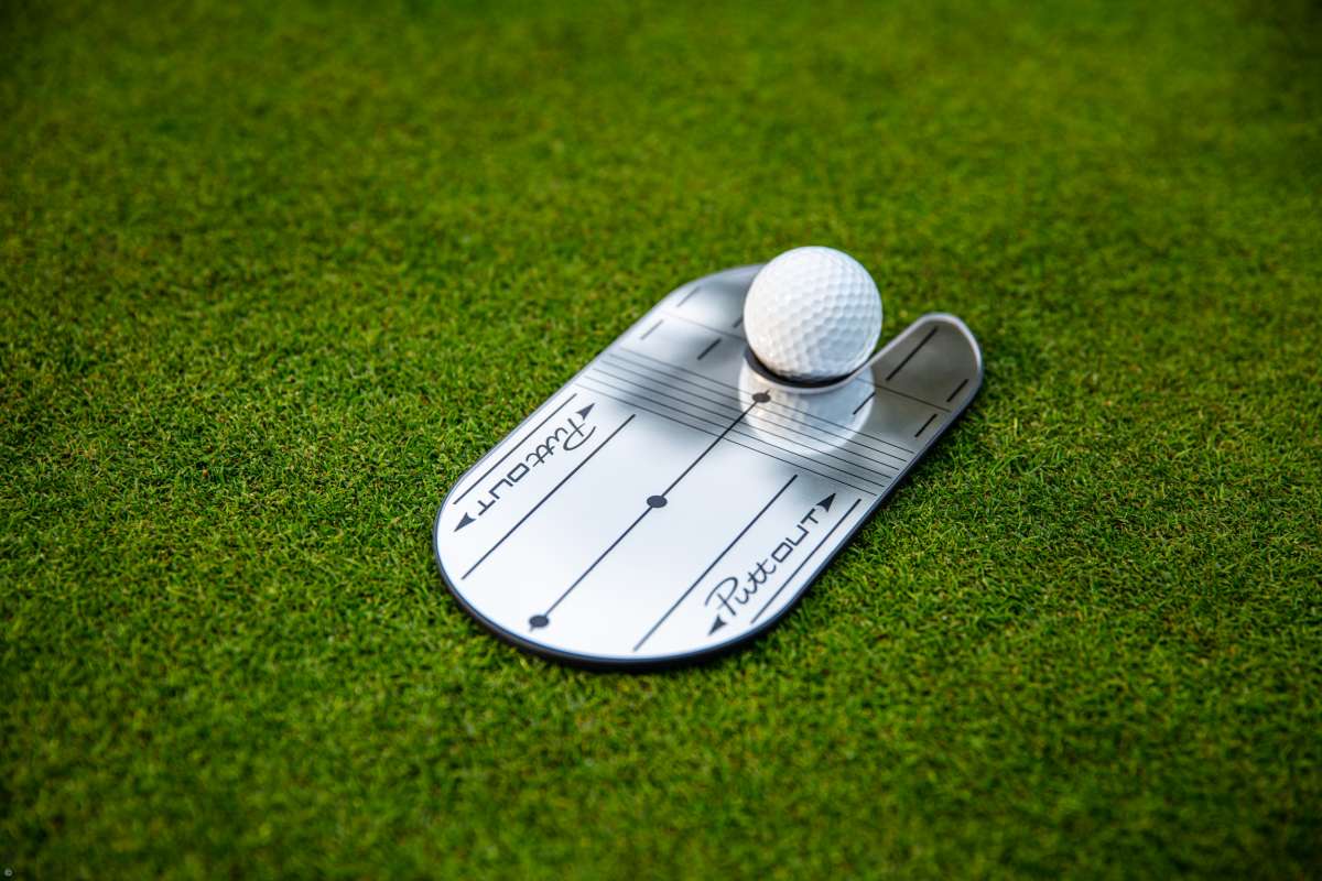 PuttOUT Compact Putting Mirror with carry bag